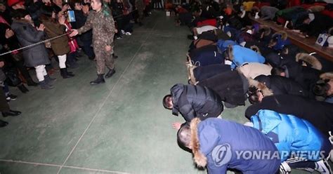 단독 文 대통령 공약한 병사월급 인상 내년부터 실행