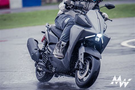 【編輯試駕】yamaha都會機甲augur動態測試 Motowind