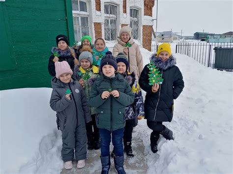 14 декабря обучающиеся филиала МКОУ Верхнемазовская СОШ провели уличную акции «Дарю тепло