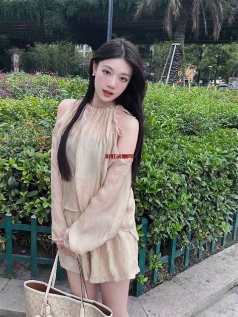 广州 天河 顶级模特 吴钰玲：05年 身高183 91吃瓜网