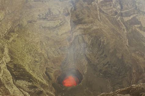Bocca Del Vulcano Con Magma Magma Fuso Nella Museruola Fotografia Stock