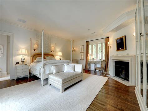 White Bedroom Four Poster Bed