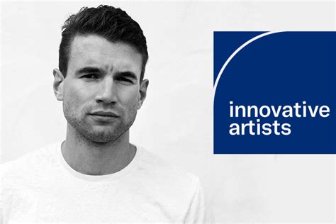 Alex Russell é O Novo Talento Da Innovative Artists Entertainment O Que Isso Significa Para Sua
