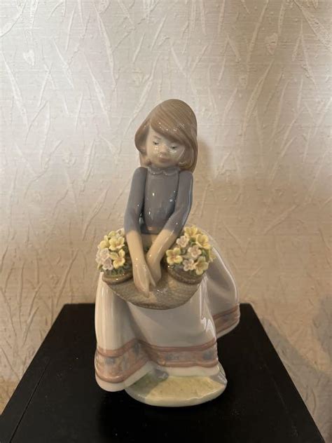 32％割引【通販 人気】 リヤドロ／花と少女／陶器 置物 インテリア小物 Otaonarenanejp