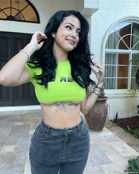 Malu Trevejo Hace Alarde De Su Underboob 7 Fotos Celebridad Desnuda