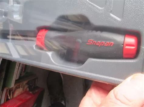 Snap On Screwdriver Magnetic Ratcheting Black And Classic Red New