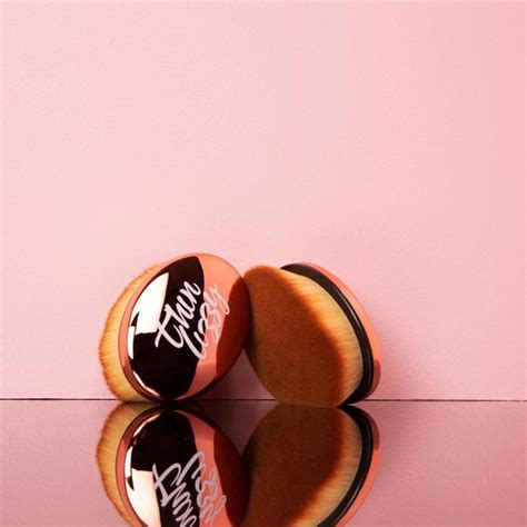 Thin Lizzy Blurring Brush Big W