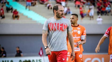 ABC vence concorrência de Náutico e Londrina e fecha técnico Allan