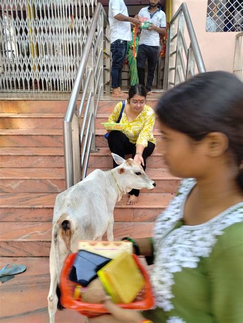 प्रेम की कोई परिभाषा नहीं होती ये तो वो भाव है जो ईश्वर की अनुभूति से