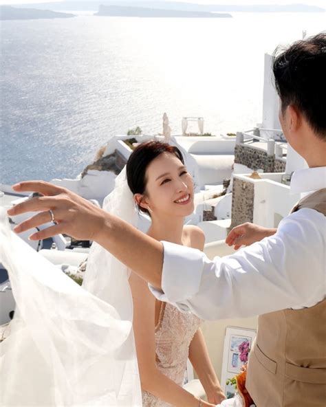 新婚港姐遊希臘大曬白滑玉背 爆手袋僅用一日就被偷：好傷心 U Travel