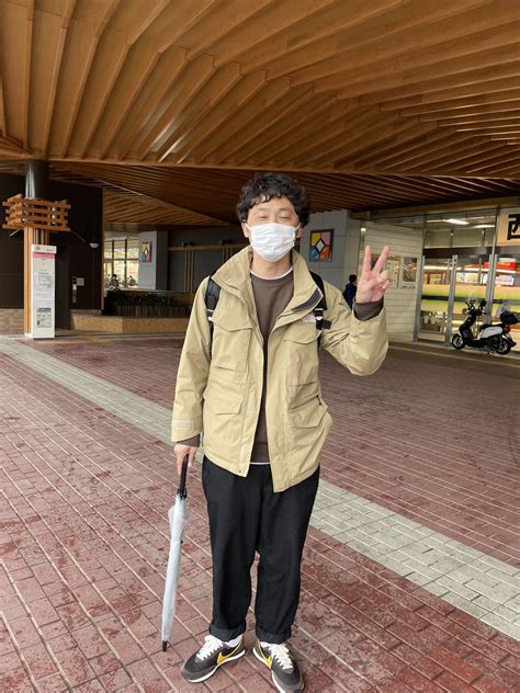 公式福島テレビ福テレ on Twitter 野村さん到着したみたいです よく見るとまばたきの瞬間の顔じゃないですか あっ