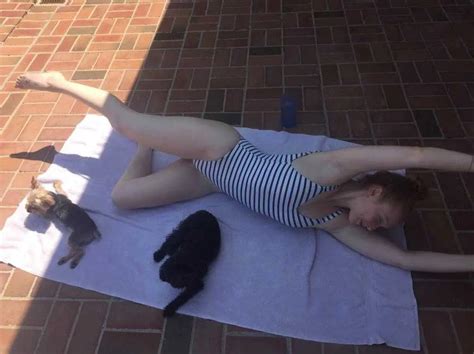 Molly Quinn Sexy And Hot Bikini Pictures Livinlavidalowcarb