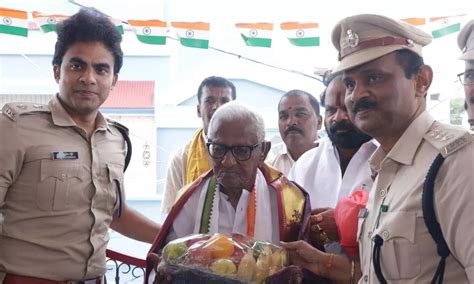 Chittoor Sp Y Rishanth Reddy Fetes Freedom Fighters