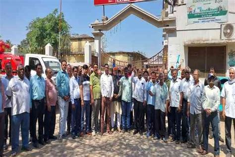 Villagers Protested In Bodam Block Office Submitted Memorandum To Bdo