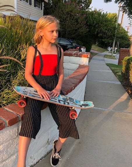 Alyvia Alyn Lind Bio Age Height Career Relationship Net Worth
