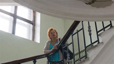 Смотреть сериал Динозавр 2 сезон 4 серия в хорошем качестве онлайн на сайте Premier One