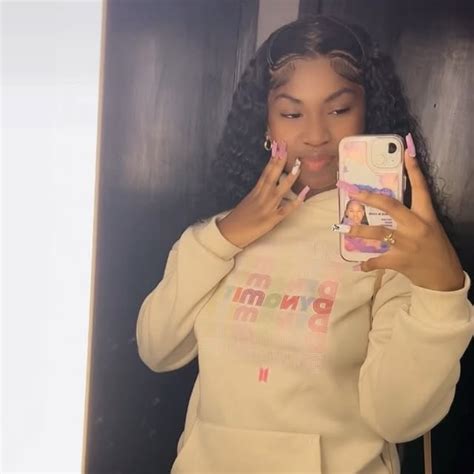 Mariaaa😍 Adoreeenai • Threads Say More