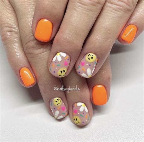 46 Super Sweet Smiley Face Nails For Positive Vibes ♡ July Blossom