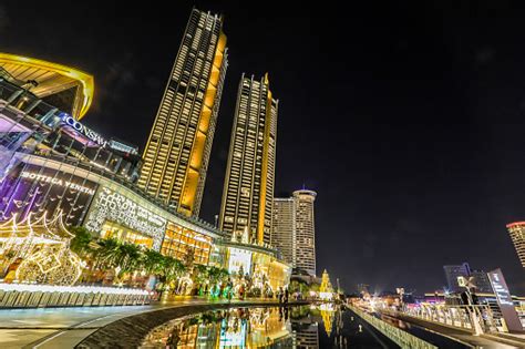 2019년 12월 23일 태국 의 하로엔 나콘 로드 클롱 산 방콕 Iconsiam 방콕 일루미네이션 리버 파크에서 크리스마스와