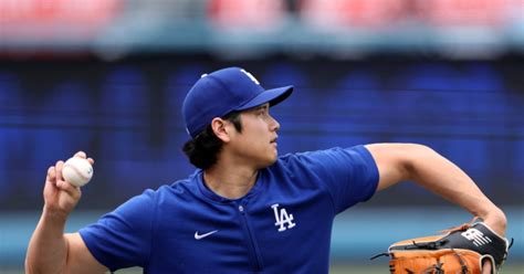 2025시즌 투수 복귀 목표 두 번째 토미존 수술 9544억 이도류 60피트에서 투구 훈련→거리와 투구 늘리고 있다