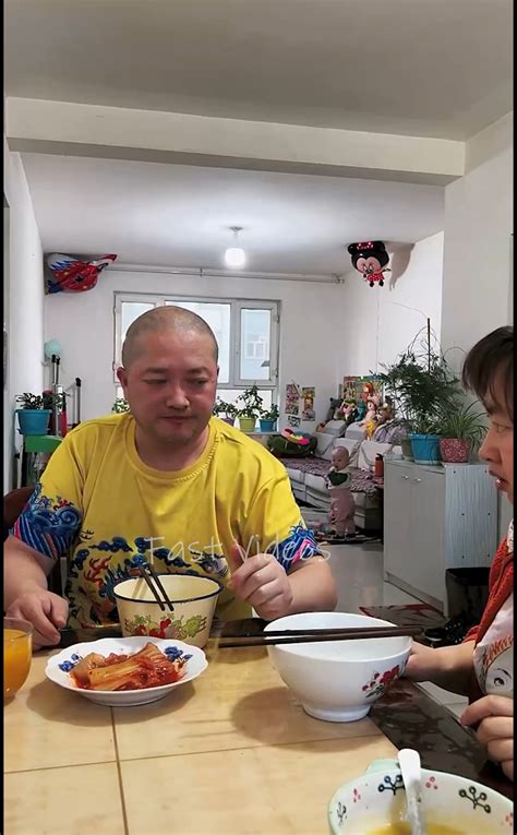 Most Funny Chinese Couple Eating Food Prank Practical Joke Food