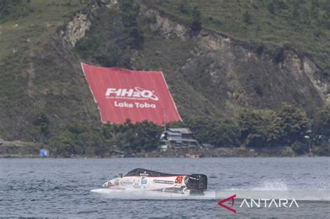 Sesi Latihan Bebas F1 Powerboat Di Danau Toba ANTARA News