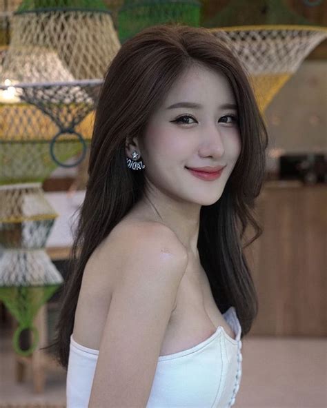 พรม แพรชมพ หรอตกตก เปนตอ สาดความสวยเซกซ