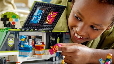 LEGO 60388 City Ciężarówka na turniej gier - niskie ceny i opinie w ...