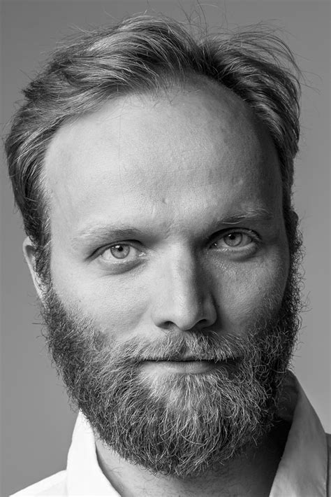 Ott Aardam Biografía Mejores Películas Series Imágenes Y Noticias La Vanguardia