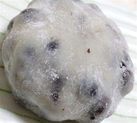 セブンの「ごろごろ豆の豆大福」を食べてみる いいもの漫遊記