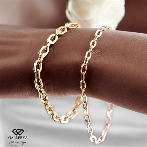 دستبند طلا خرید، قیمت و انواع مدل‌ها طلا و جواهرات گالریا