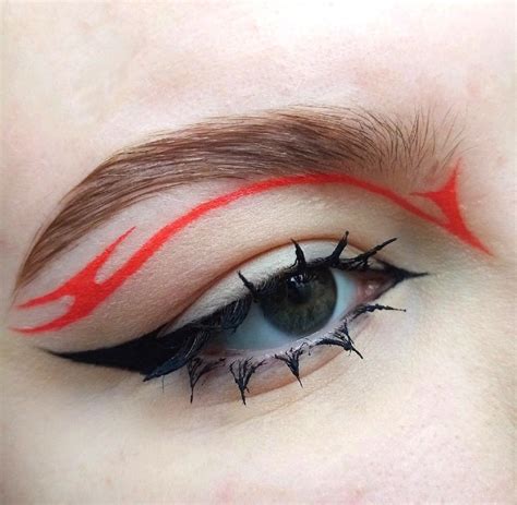 Pin On Fashionmakeup Graphic Makeup Graphic Eyeliner No