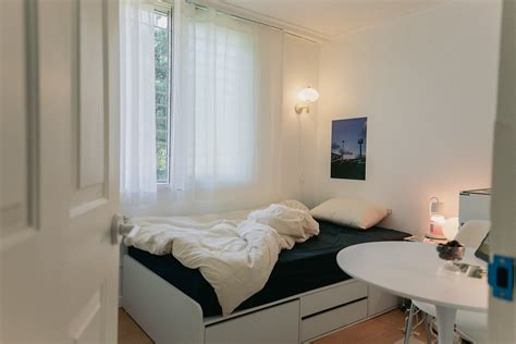 몰라보게 달라졌다 모던한 화이트 2평 방 꾸미기 집꾸미기 스타일