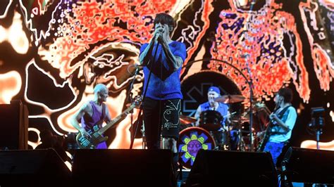 Los Red Hot Chili Peppers Y Un Show Explosivo En River Adn
