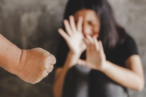 Mulher é Espancada Pelo Namorado Durante Festa E Desmaia Folhamax