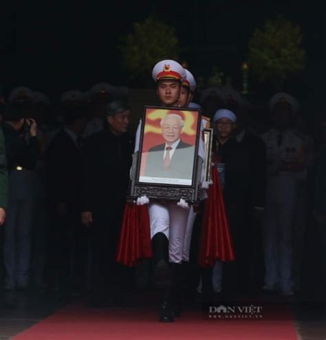 အထွေထွေအတွင်းရေးမှုး ငုယင်ဖူထရပ်၏ သင်္ဂြိုဟ်ခြင်း အခမ်းအနား ကြည်နူးဖွယ် ပုံရိပ်များ Vietnam Vn