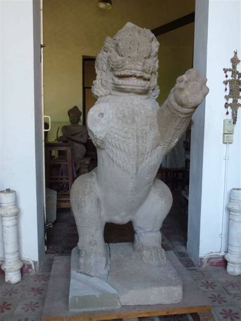 តោ ព្រះថ្កោល លោត កញ្ជ្រោល មាន តែ ២ គត់ ក្នុង សិល្បៈ ខ្មែរ មួយ នៅ ព្រះវិហារ មួយ ទៀត នៅ បារាំង Tnaot