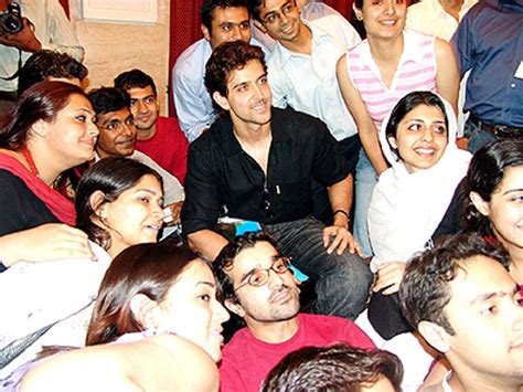Hrithik Roshan Meets Pakistani Students Movie Stills Bollywood Hungama