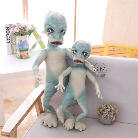Sm ตุ๊กตาเอเลี่ยน ตุ๊กตาบูรพา ของเล่น หมอนข้าง วางโซฟา ของขวัญ พร้อมส่ง
