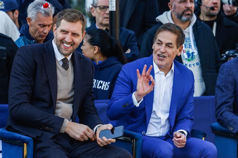 Photos Dallas Mavericks Unveil Dirk Nowitzkis Statue In All Four One