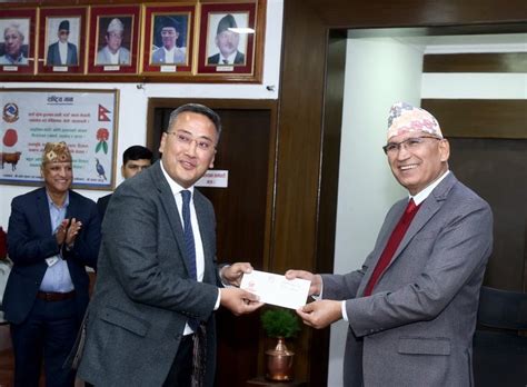 धितोपत्र बोर्डका अध्यक्ष श्रेष्ठद्वारा शपथ ग्रहण Nepal Marga
