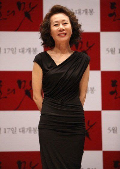 60대의 센스라고 믿기지 않는 윤여정 스타일 네이트판 스타일 패션 스타일 여성 패션