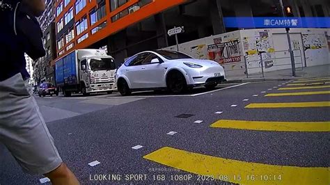車cam直擊 盲毛又要亂過馬路又要唔睇車 Youtube