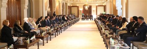 رئيس الديوان الملكي الهاشمي يلتقي وفدا شبابيا من خريجي الإعلام والقانون