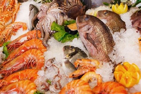 「魚介類」と「魚貝類」はどちらが正しい？違いはあるのか？