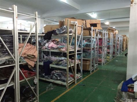 服装发货图片衣服发货打包清晰图片服装批发打包发货图片大山谷图库