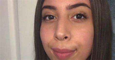 La Novia Se Casa En Una Llamada De Dos Días Mientras La Maleta Se
