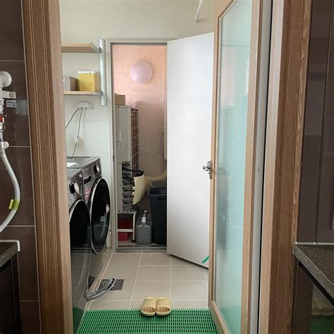 써니살림 1일1정리 세탁실 실외기 창고문 활짝 열고 싶어 빨래바구니 옮기고 바닥과 배수구