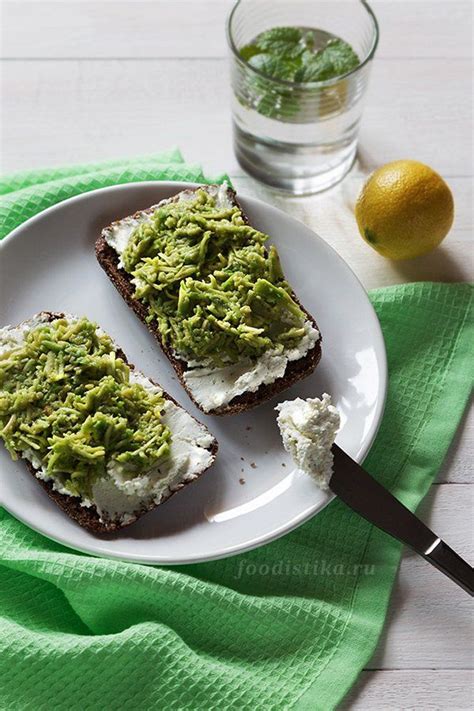 Бутерброды с авокадо и творожным сыром – рецепт с фото | Recipe ...