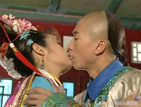 《還珠格格》重播新看點：爾康舌吻紫薇翻臉、小燕子仗義疏財被罰 每日頭條
